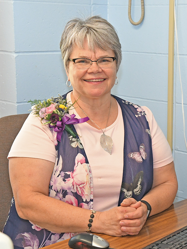 Suzanne Carlson retires from TCE – The Tribune Press Reporter