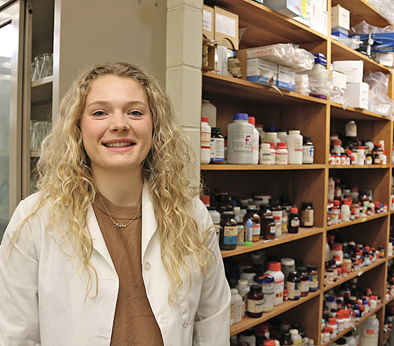 A Bacterial Bullseye: Microbial Engineering graduate student Maddy Bygd ...